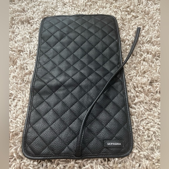 Sephora | Bags | Sephora Quilted Black Pencil And Brush Roll Up Case 3 ...